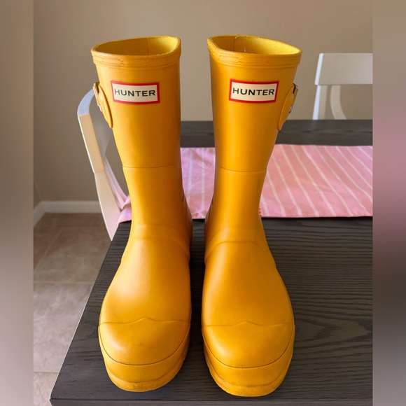 Hunter | Shoes | Hunter Mid Rain Boots Size 9 | Poshmark